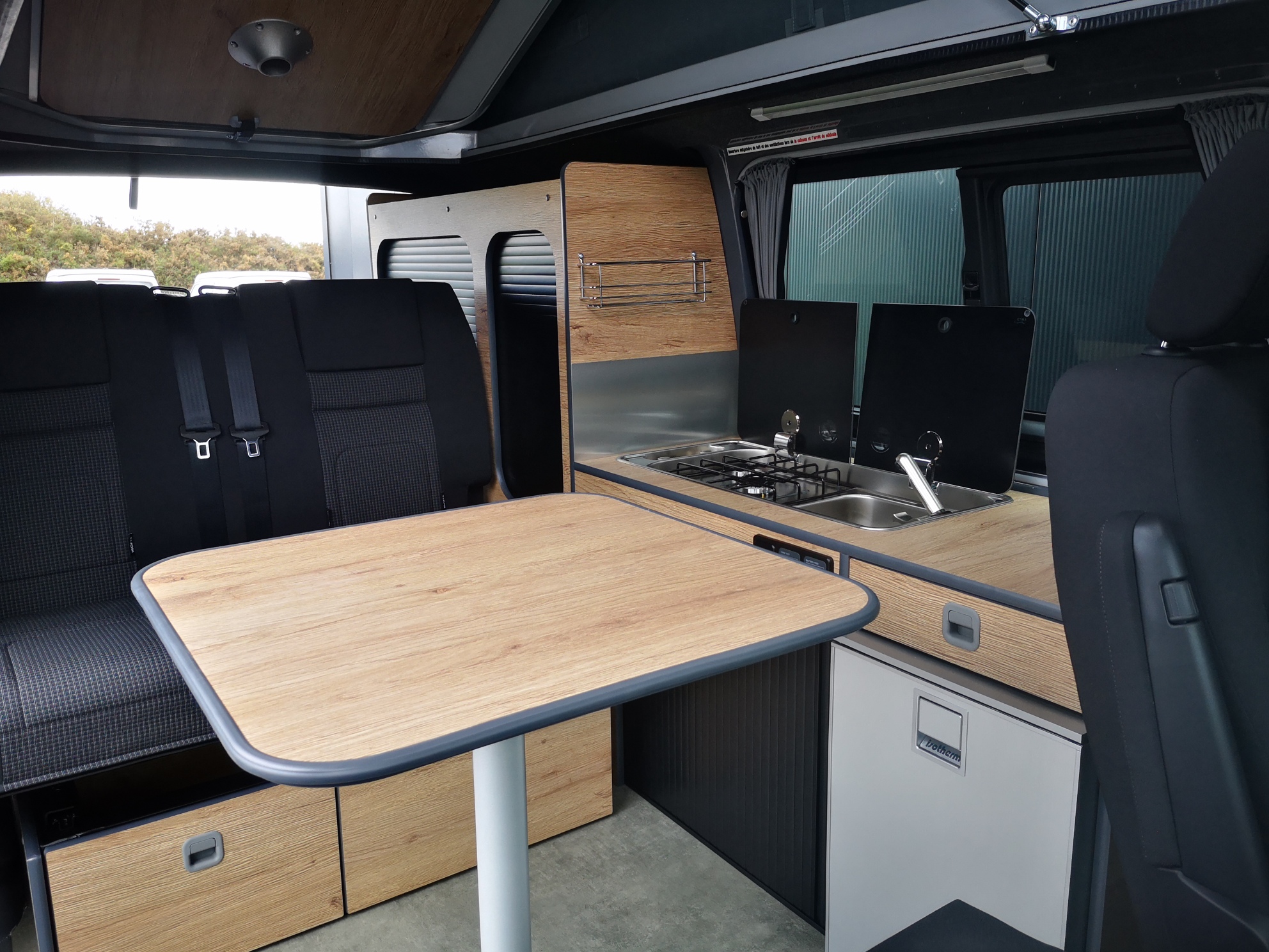 Accessoires indispensables pour cuisiner en van aménagé